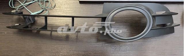 4F0807682 VAG решетка бампера переднего правая