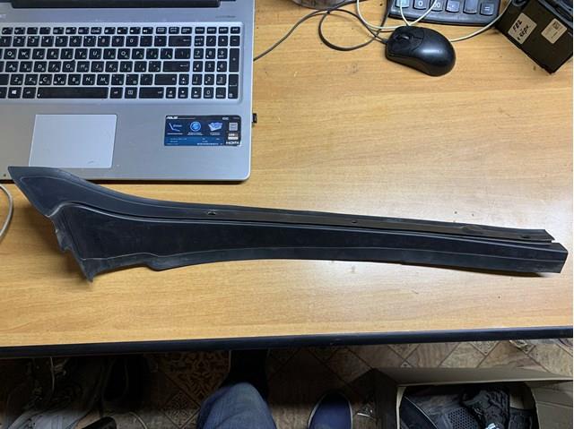 51767264273 BMW уплотнитель крыла