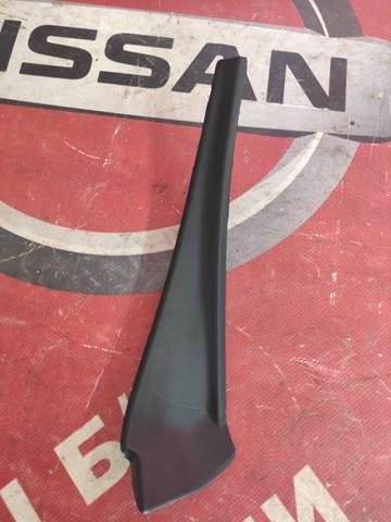 668944CL0A Nissan уплотнитель крыла