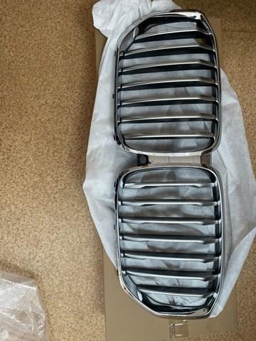 51137454887 BMW решетка радиатора