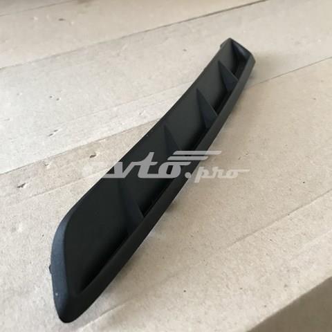 5216506030 Toyota жабра заднего бампера правая 2018-20