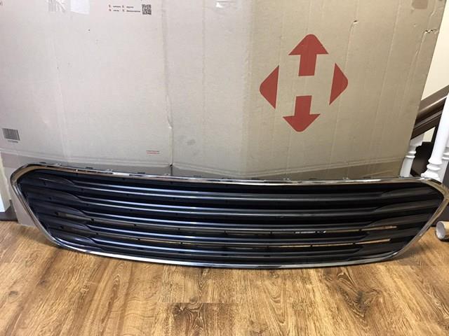 5310207011 Toyota решетка переднего бампера