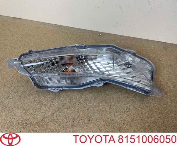 8151006050 Toyota правая противотуманная фара