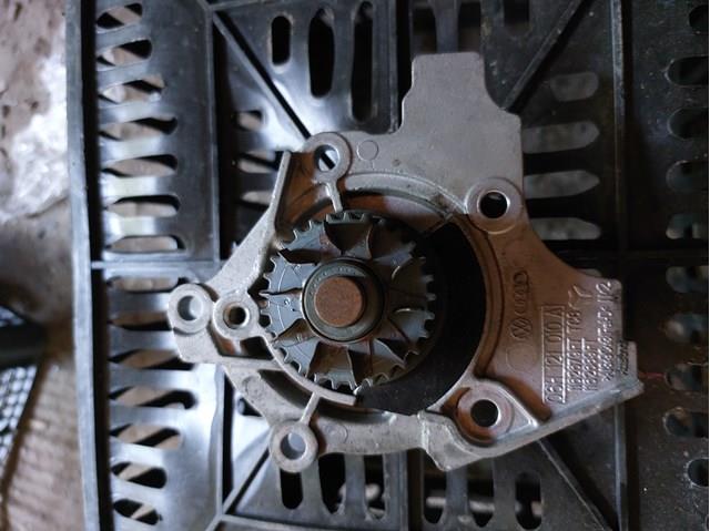 06H121010A VAG помпа