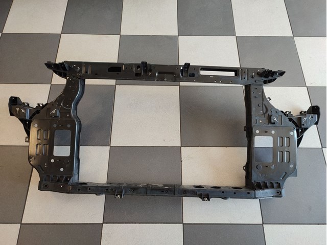 64101A9000 Hyundai/Kia панель крепления радиатора ( верхняя часть б/у)