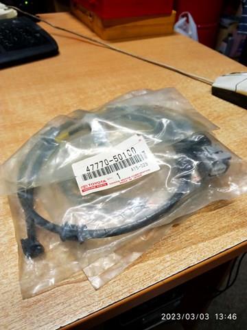 4777050100 Toyota датчик износа тормозных колодок задний правый