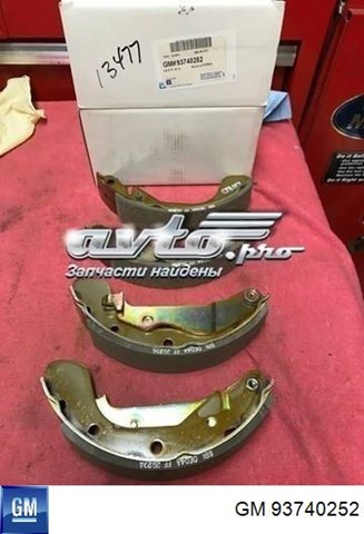 93740252 General Motors колодки тормозные задние барабанные