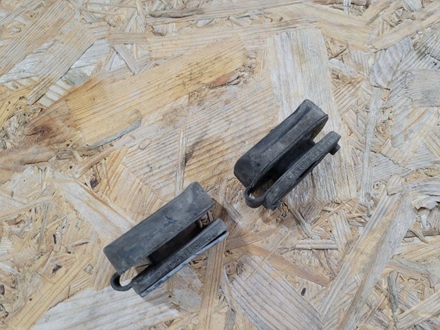 A0009980944 Mercedes вiдбiйник