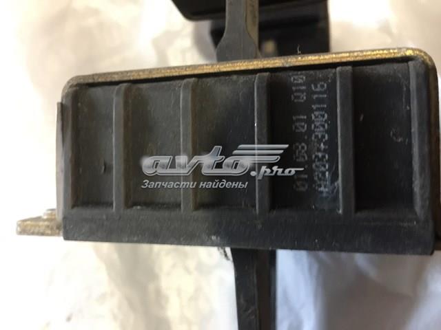 2037300116 Mercedes ограничитель открывания двери задний