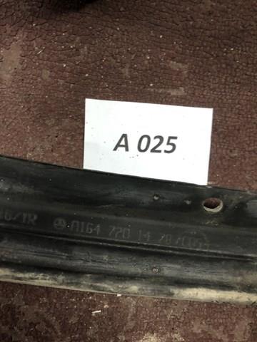 A1647201478 Mercedes уплотнитель вертикальный передней правой двери