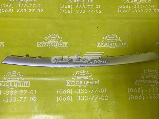 5312206040 Toyota молдинг решетки радиатора