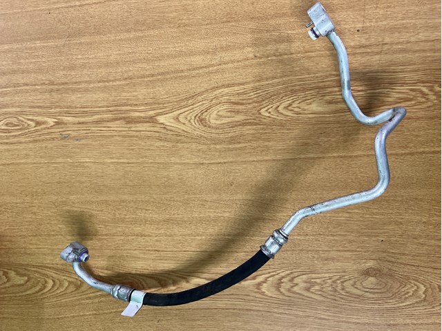 64539209726 BMW шланг кондиционера, от компрессора к радиатору