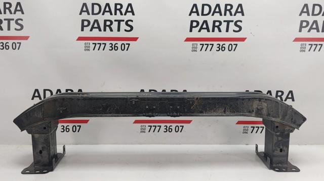 561807109B VAG Усилитель бампера переднего