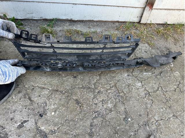 51117386152 BMW решетка бампера переднего нижняя