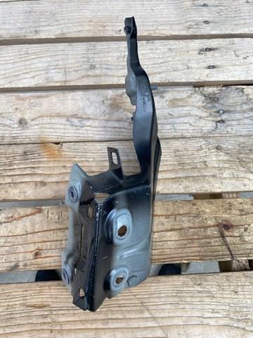 80A821131A VAG audi q5 80a кронштейн левого крыла