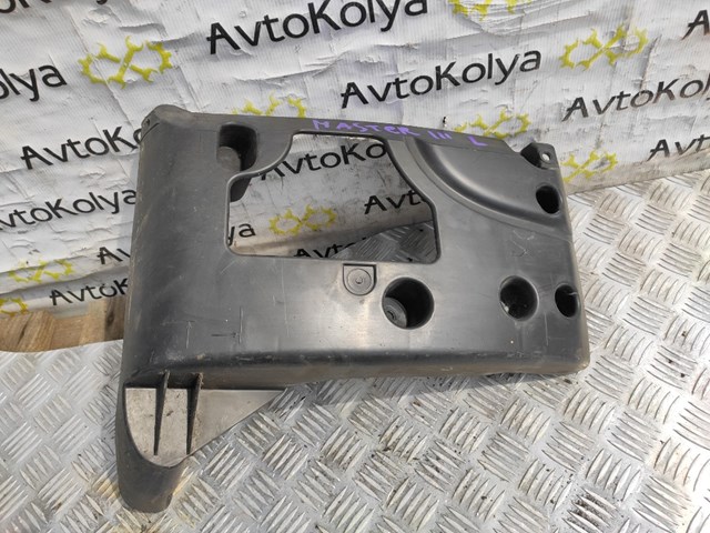 852230001R Renault (RVI) кронштейн бампера заднего левый