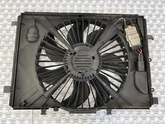 A2045000393 Mercedes диффузор радиатора охлаждения, в сборе с мотором и