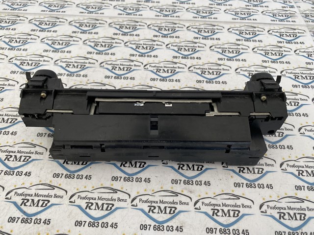 Кнопка обогрева сидения на Mercedes E (W210)