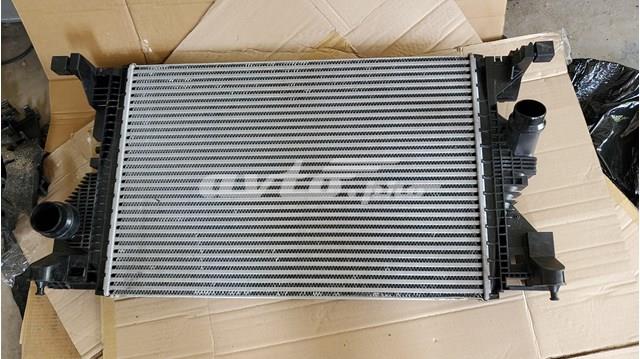 A2475006100 Mercedes интеркулер