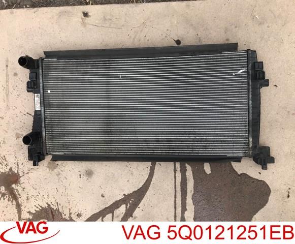 5Q0121251EB VAG радиатор охлаждения двигателя