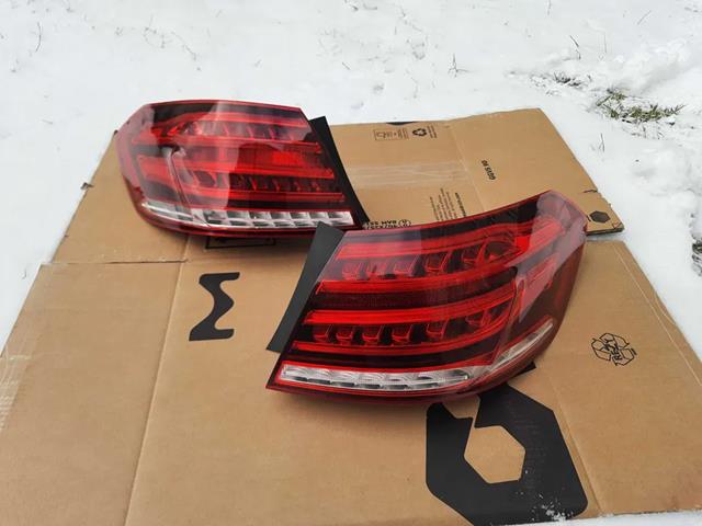 212906080364 Mercedes задний правый внешний фонарь