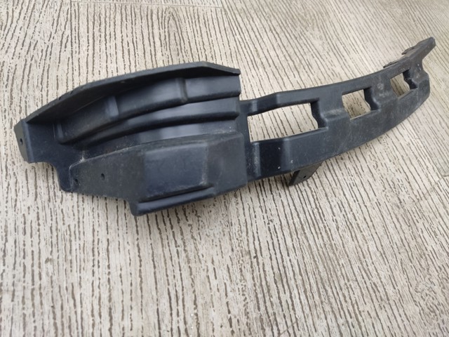 A156885182164 Mercedes кронштейн бампера