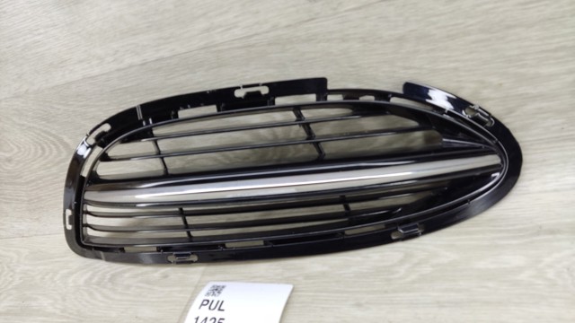 A2228850324 Mercedes решетка бампера правая