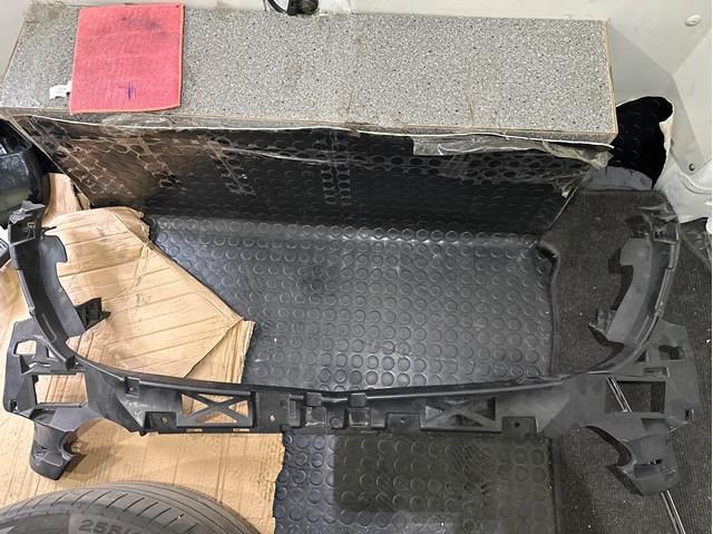 A1668855500 Mercedes mercedes x166 gl кронштейн переднего бампера