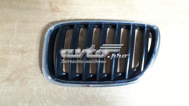 51137124815 BMW решетка радиатора левая