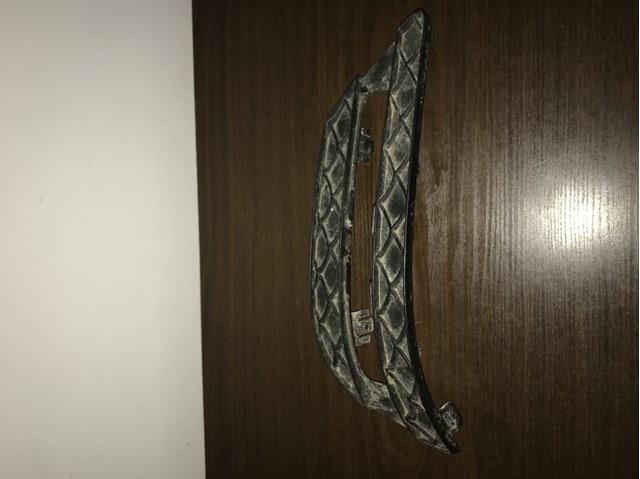 2048803324 Mercedes заглушка (решетка противотуманных фар бампера переднего