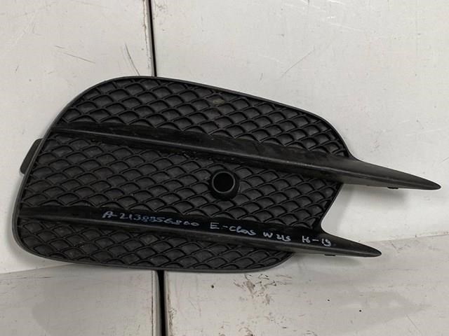 Заглушка ПТФ бампера переднего правая на Mercedes E (W213)