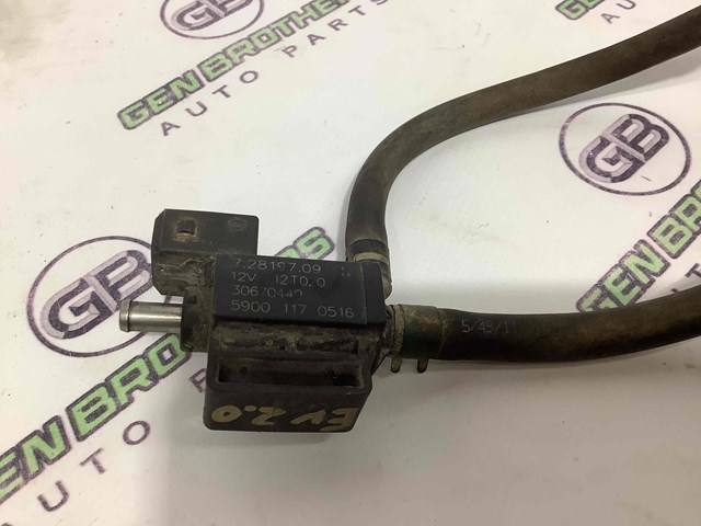 LR074184 Land Rover клапан