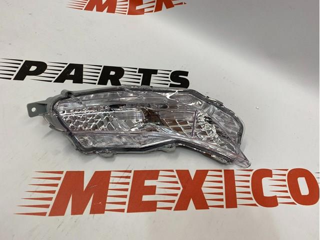 8151006050 Toyota правая противотуманная фара