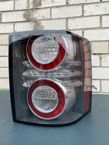 LR031755 Land Rover задний правый фонарь