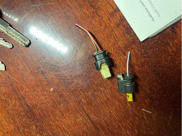 A0225452126 Mercedes разьем с проводами 204