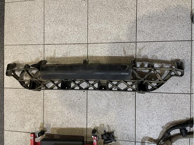 4L0807329 VAG Кронштейн бампера заднего центральный