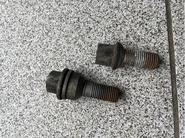 8R0601295 VAG колесный болт