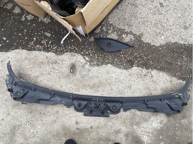 51717285920 BMW решетка дворников