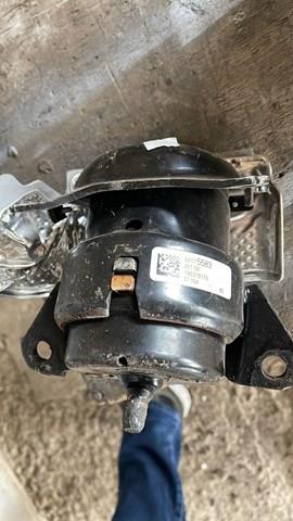 84175583 General Motors подушка двиг., gm v8, lh, oem, tahoe/escalade 15+