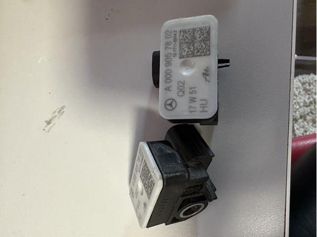 A0009057802 Mercedes датчик прискорення