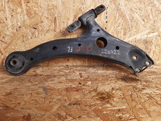 4806906070 Toyota Рычаг передней подвески нижний левый