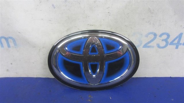 Эмблема решетки радиатора для Toyota Prius ZVW5 хэтчбек (2015 - 2022 ...