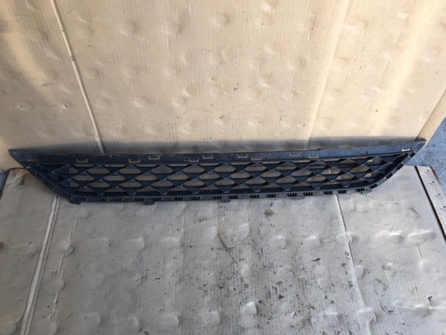 Решетка бампера переднего центральная на Hyundai Tucson TL внедорожник ...