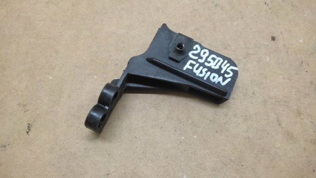 2820935 FPS кронштейн (адаптер крепления фары передней левой)