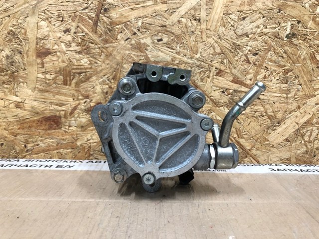 PE0718G00A Mazda насос вакуумный