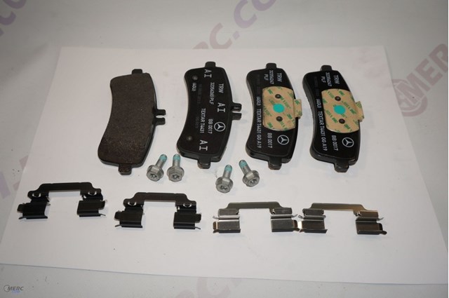A0004203700 Mercedes задние тормозные колодки