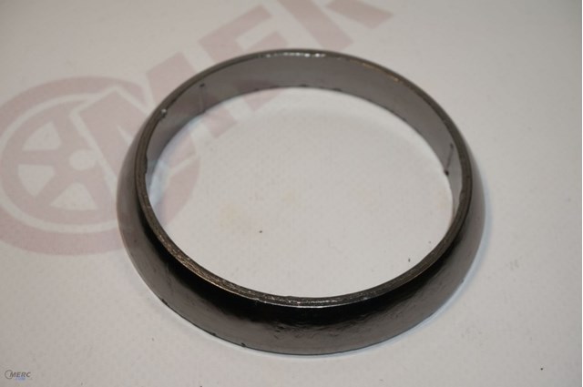 Уплотнитель приемной трубы глушителя на Mercedes C (W203)