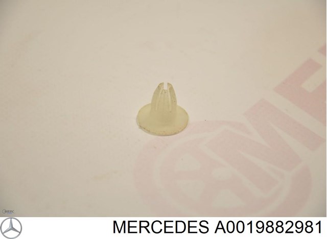 A0019882981 Mercedes клипса молдинга mercedes/vag (1 шт.)