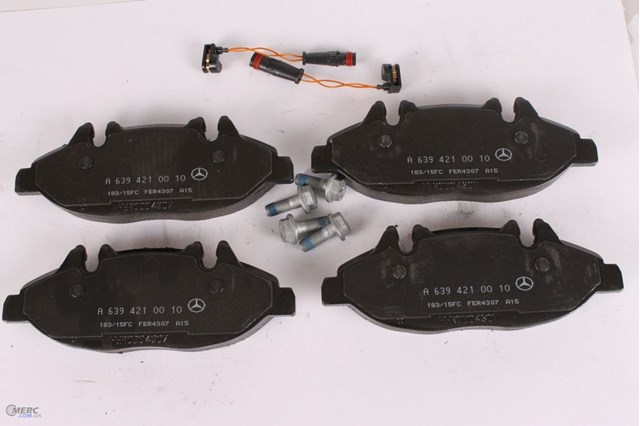A0064204320 Mercedes колодки тормозные передние дисковые