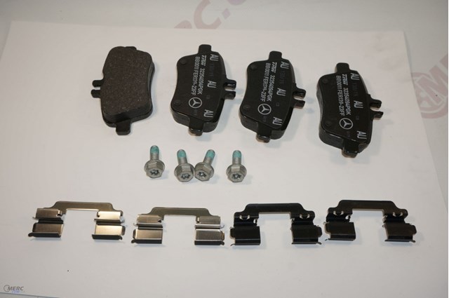A0084202320 Mercedes задние колодки